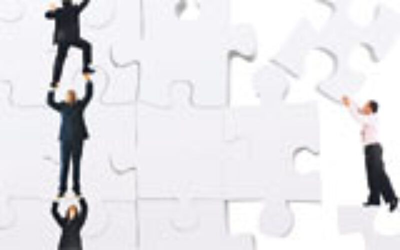 Timski rad zbližava i ohrabruje radnike te stvara pozitivnu atmosferu u ...