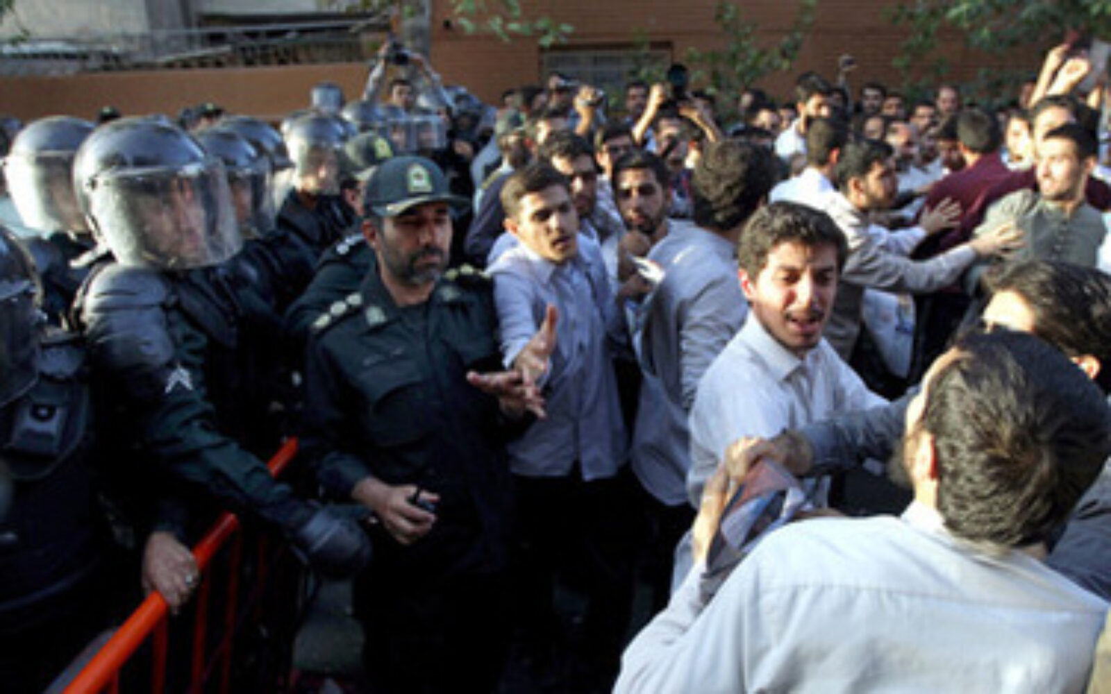 ‘Napad na Iran bi pokrenuo 3. svjetski rat’ - Poslovni dnevnik