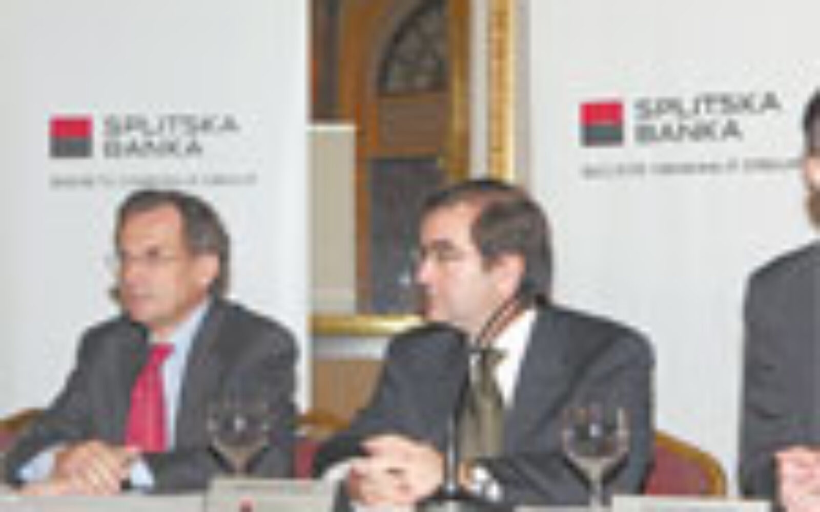 Gospodarski rast i dalje prespor - Poslovni dnevnik