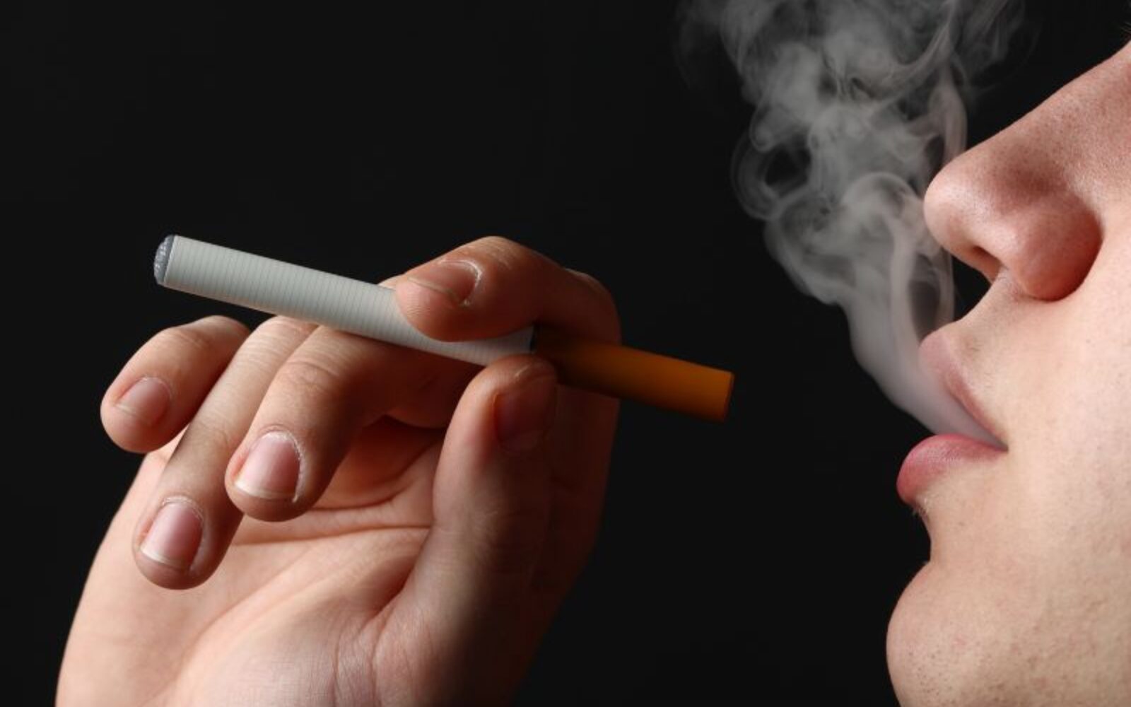 Francuska zabranjuje i elektronske cigarete - Poslovni dnevnik