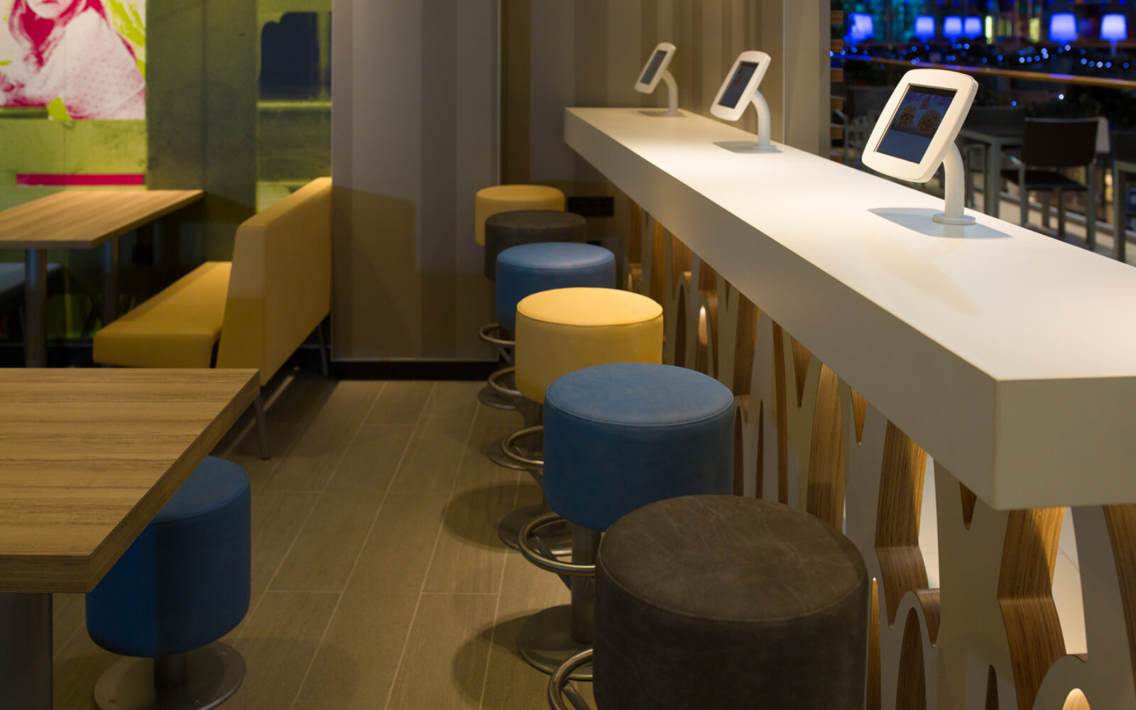 FOTO: U Zagrebu otvoren najmoderniji McDonald's restoran u Hrvatskoj ...