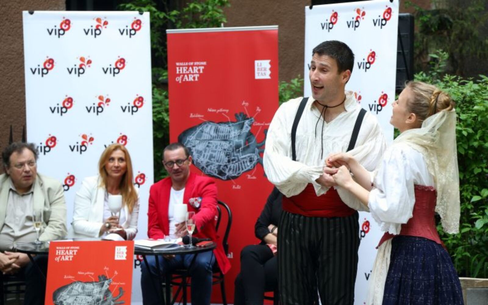 13 godina zajedno: DLJI i Vipnet - Poslovni dnevnik