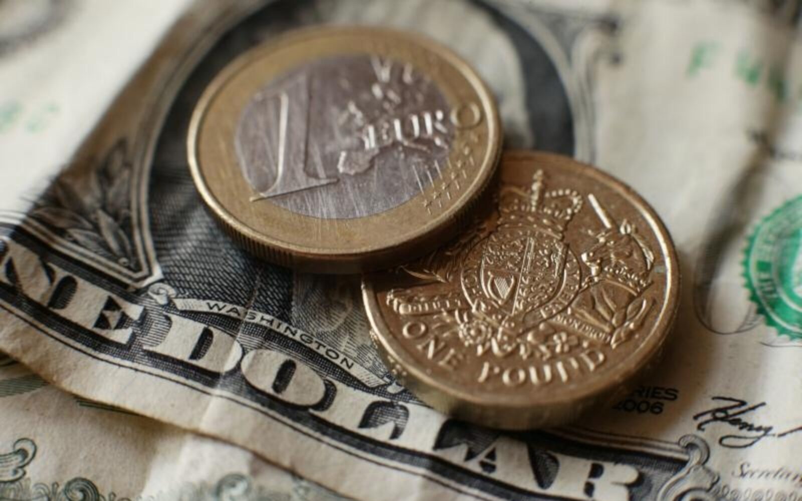 Sve jači euro zadaje glavobolje ECB-u - Poslovni dnevnik