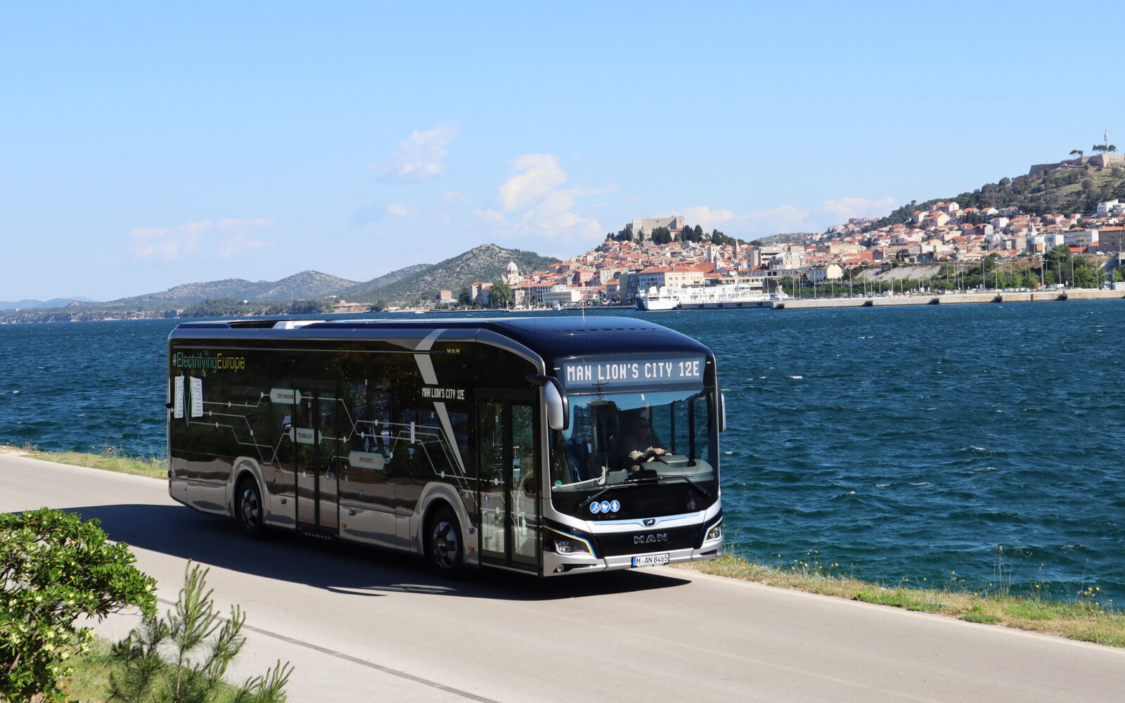 FOTO: Na domaće tržište stigao gradski autobus nove generacije ...