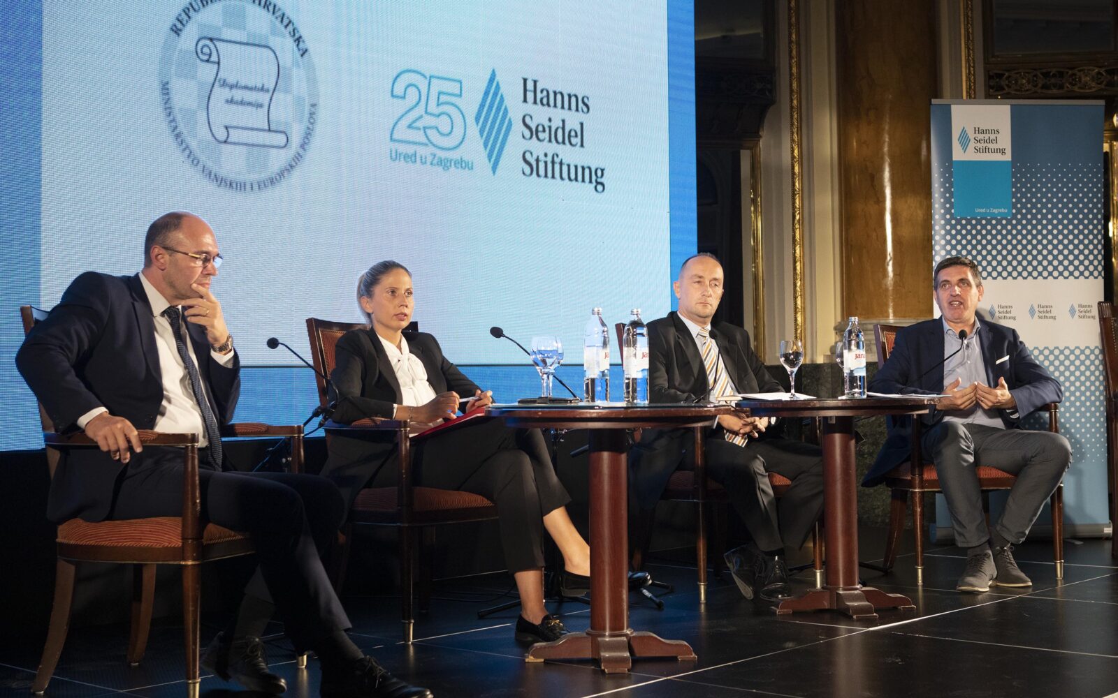 Stručnjaci složni: "Odgovor EU na svjetsku krizu leži u solidarnosti i ...