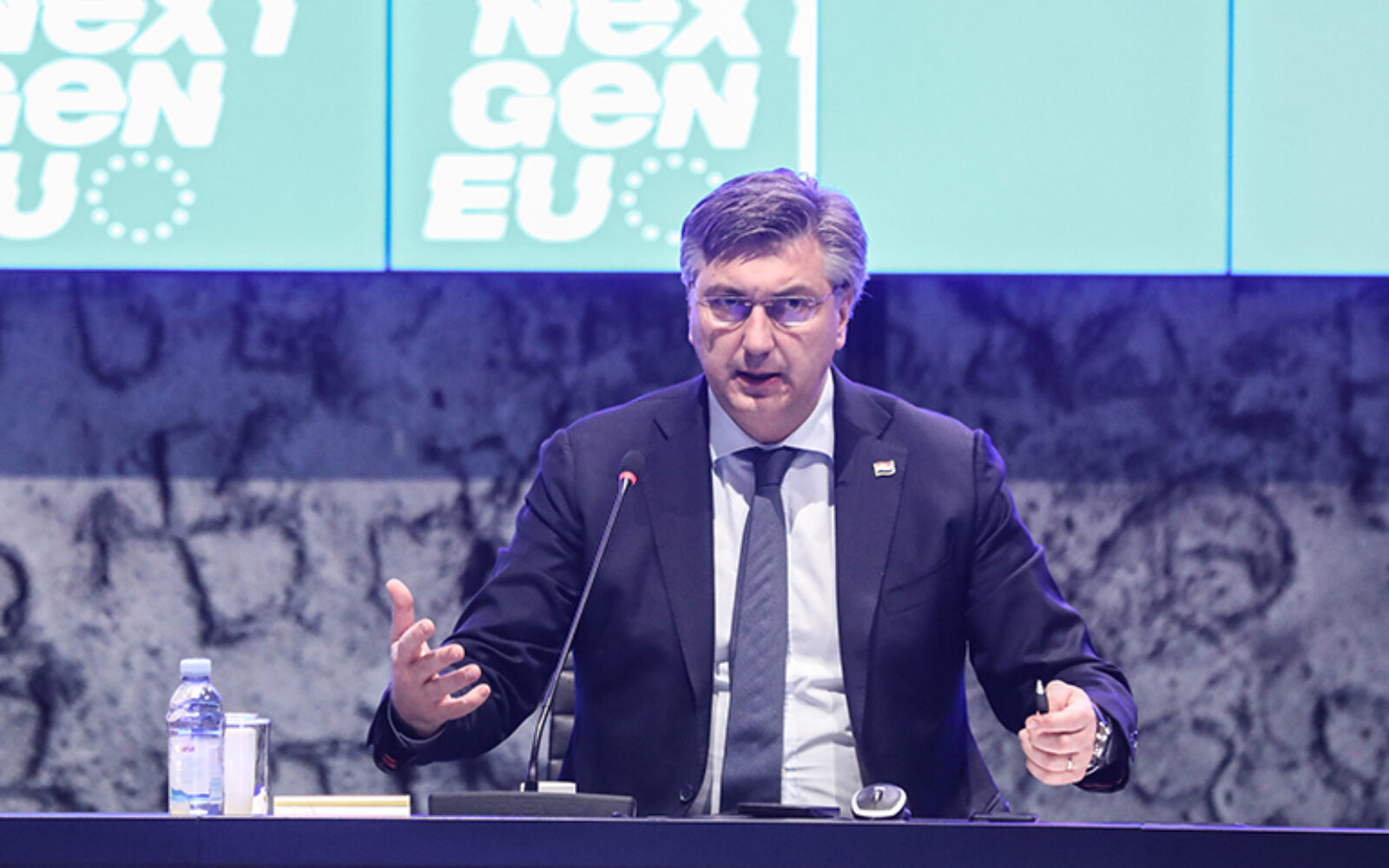 Vladin paket od 700 milijuna kuna za najranjivije - Poslovni dnevnik