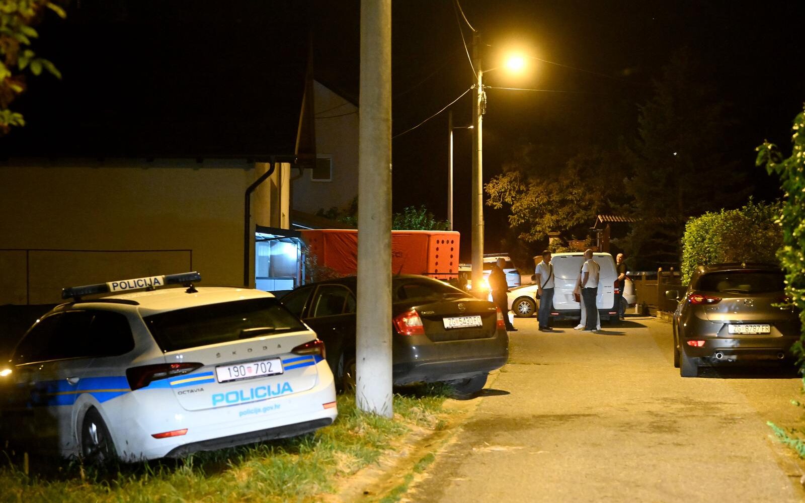 Drama u Zagrebu: Muškarac više sati prijetio da će se ubiti i pucao na policiju - Poslovni dnevnik