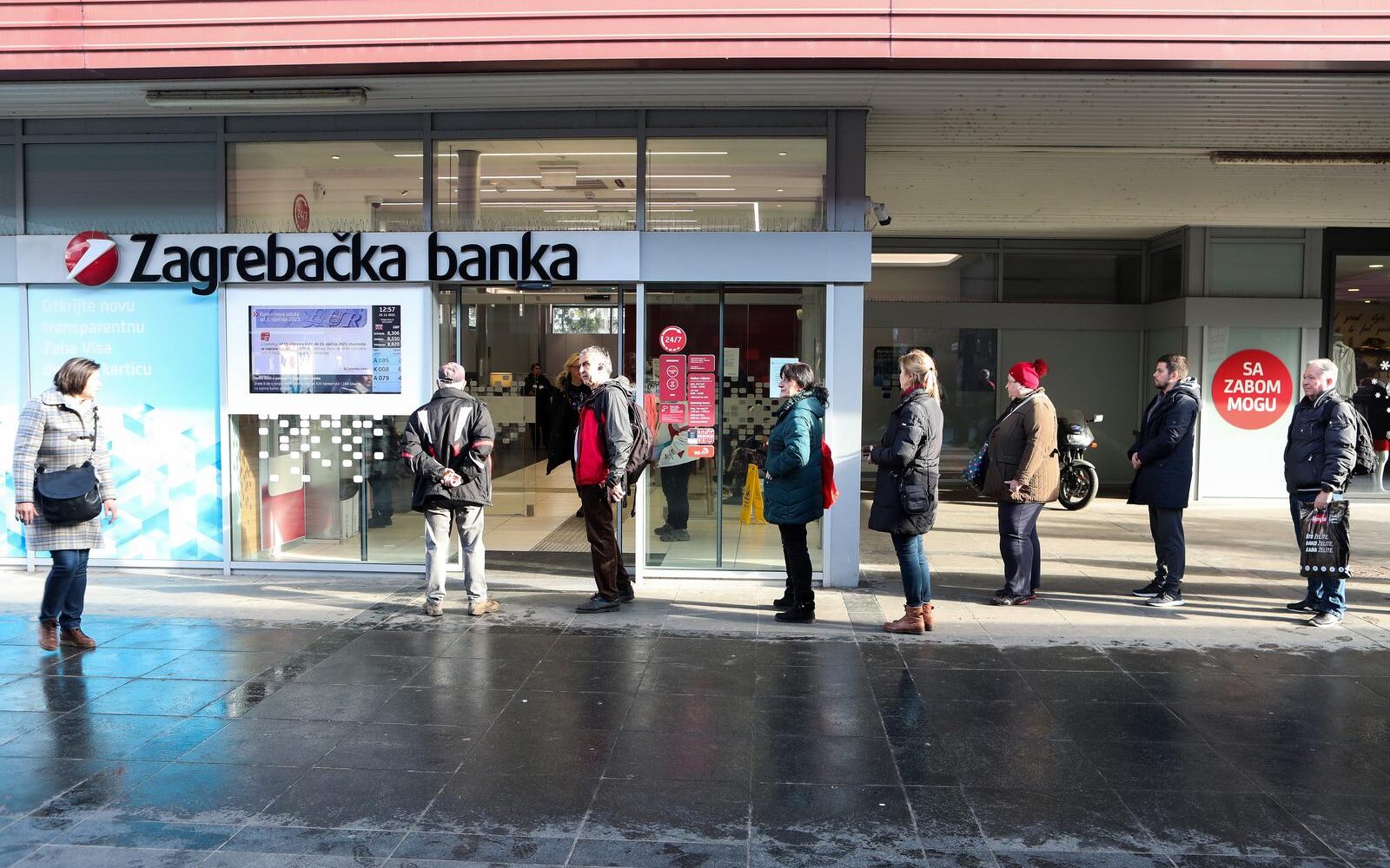 Zagrebačka banka u devet mjeseci s dobiti od 346 milijuna eura, skok za ...