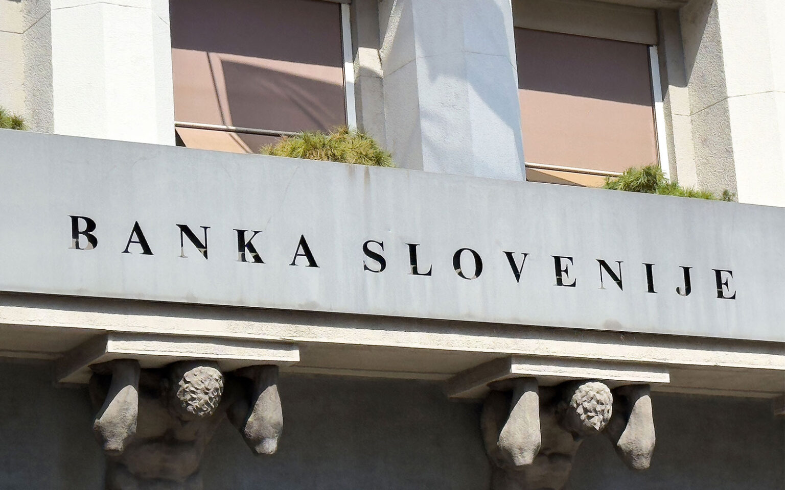 Slovenske banke u četiri mjeseca sa 16 posto nižom neto dobiti ...